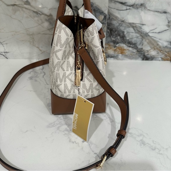 MICHAEL Michael Kors | Bags | Michael Michael Kors Mercer Gallery ...